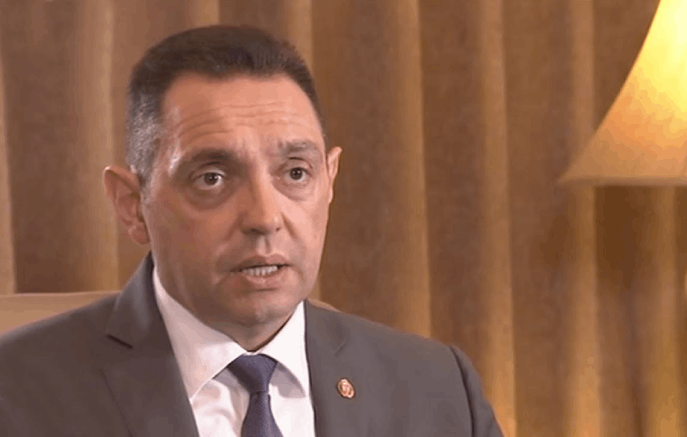 ALEKSANDAR VULIN NEKADA JE izgledao kao ROKER a danas ne skida UNIFORMU ...